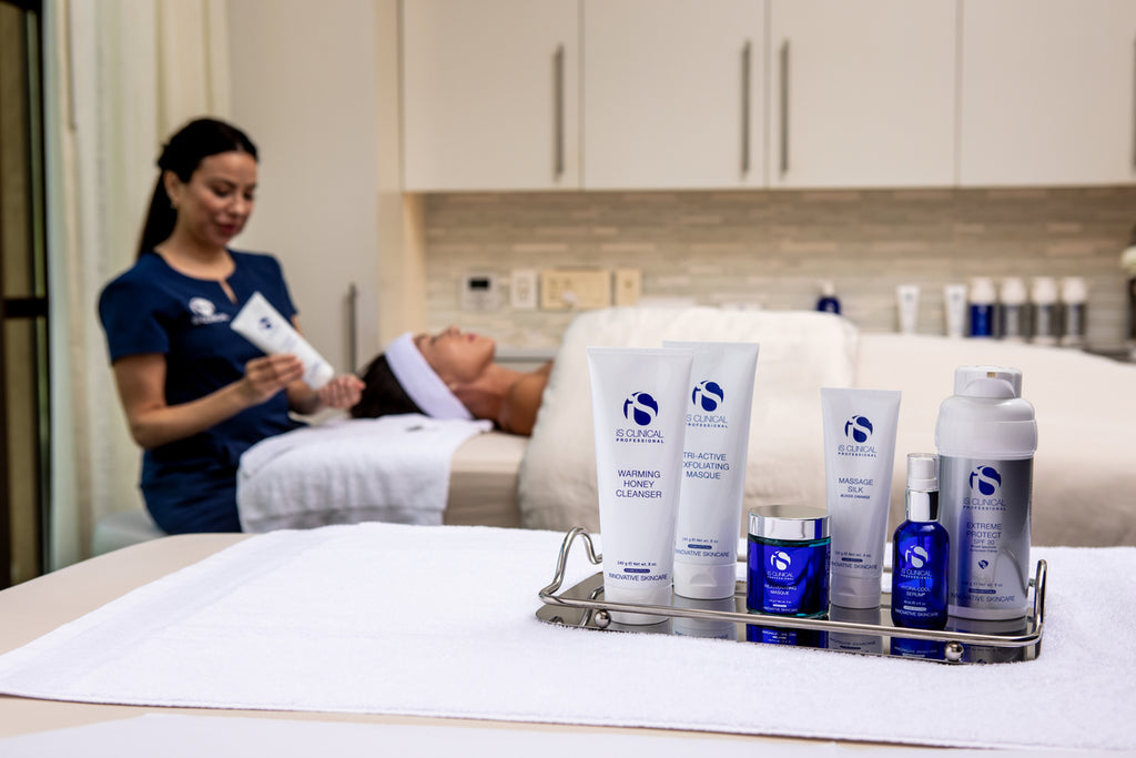 iS Clinical Fire & Ice Facial Treatment - Get The A-List Glow